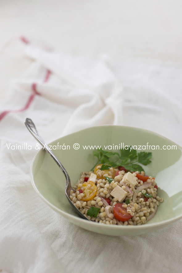 Ensalada de cebada, tofu y perejil - La Señora Bonita